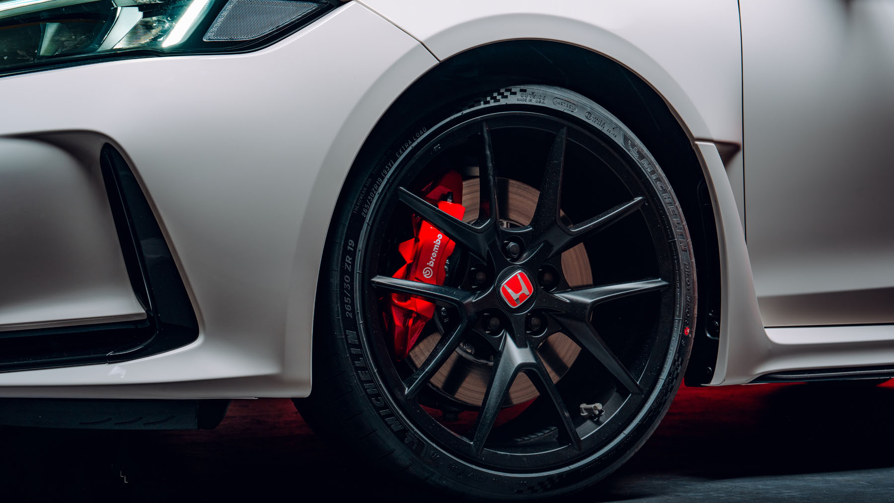 A closer look - and hot lap - in the new Honda Civic Type R | Top Gear